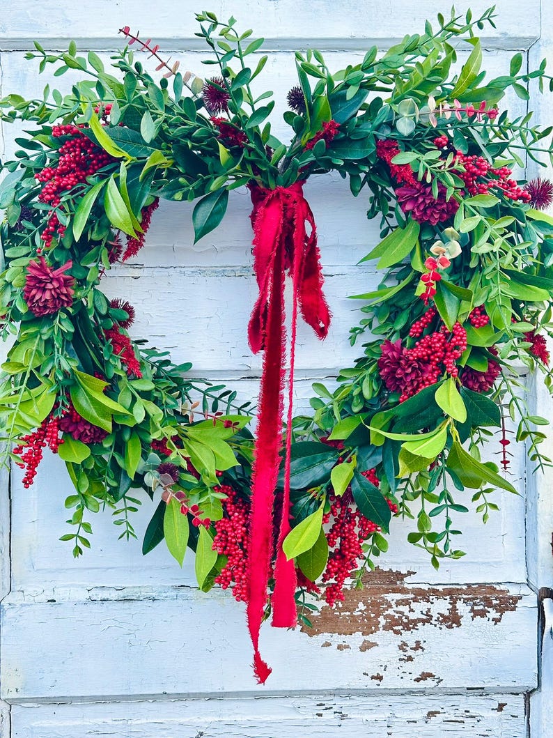 Winter Valentine Heart Wreath With Red Berries & Velvet Ribbon - Etsy ...