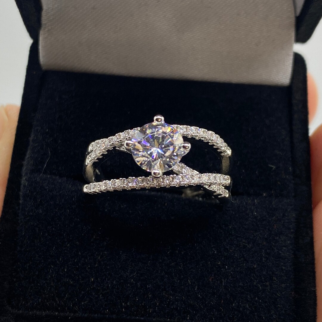 GRA Certified Moissanite Platinum Ring - Etsy