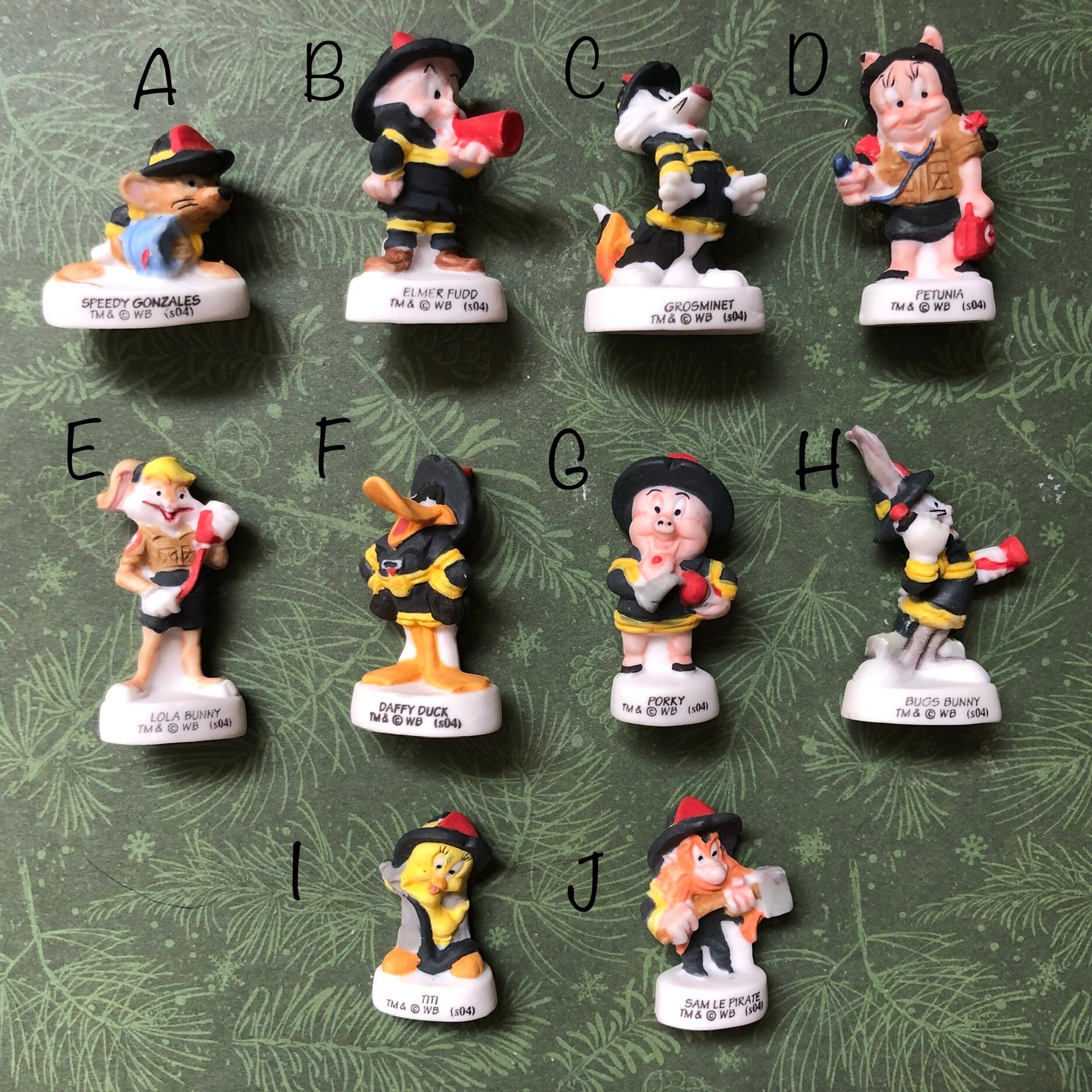 French Beans Miniature Figurines Looney Tunes Fireman Limited Edition ...