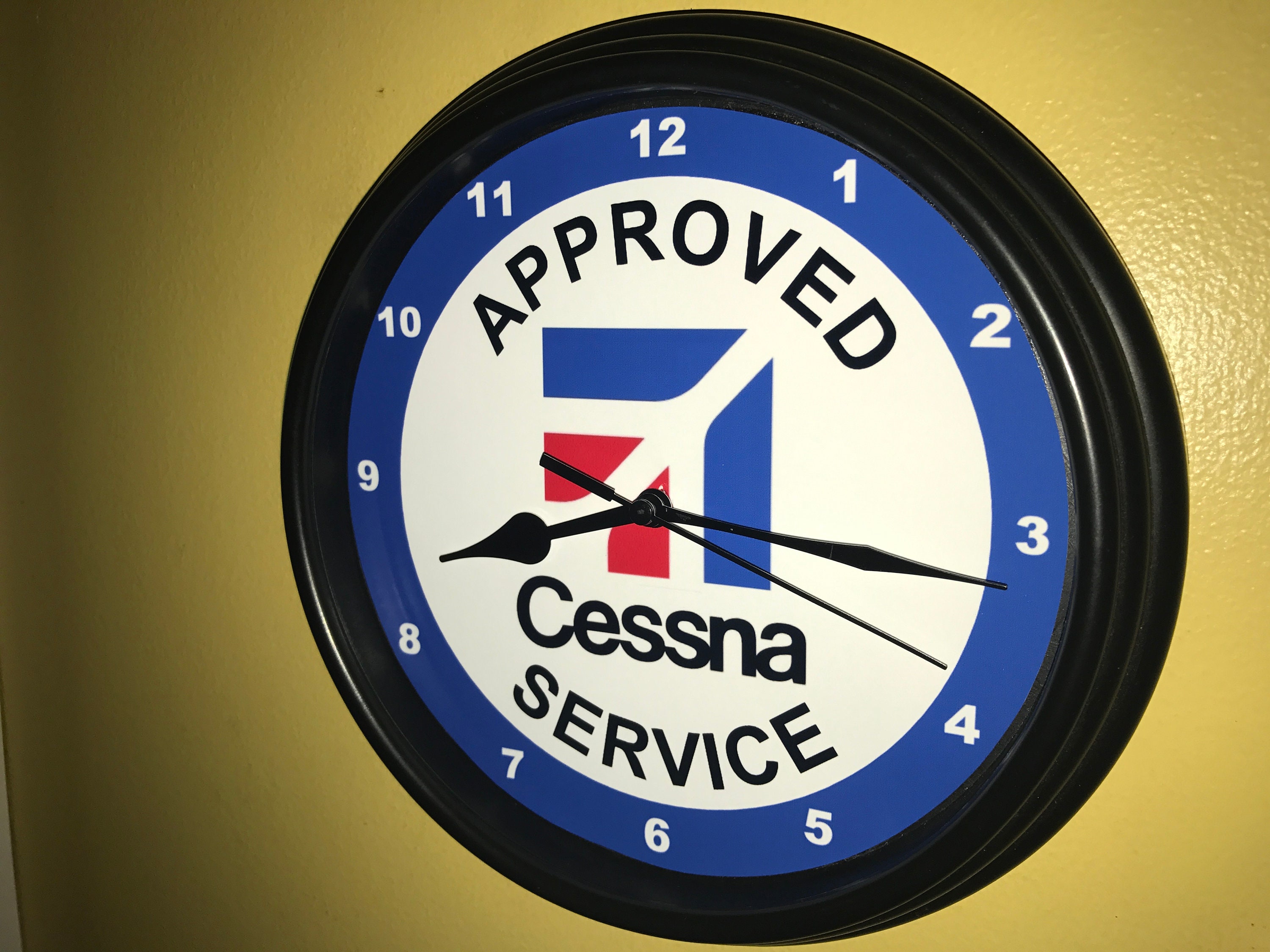 Cessna Aircraft Airplane Pilot Hangar Appservice Bar Garage Advertising ...