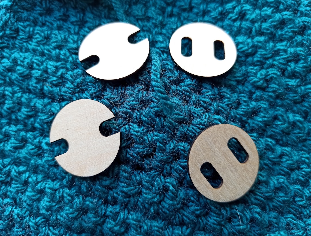 25mm Wooden Pom Pom Keepers, Button, Holders Engraved Pompom Saver ...