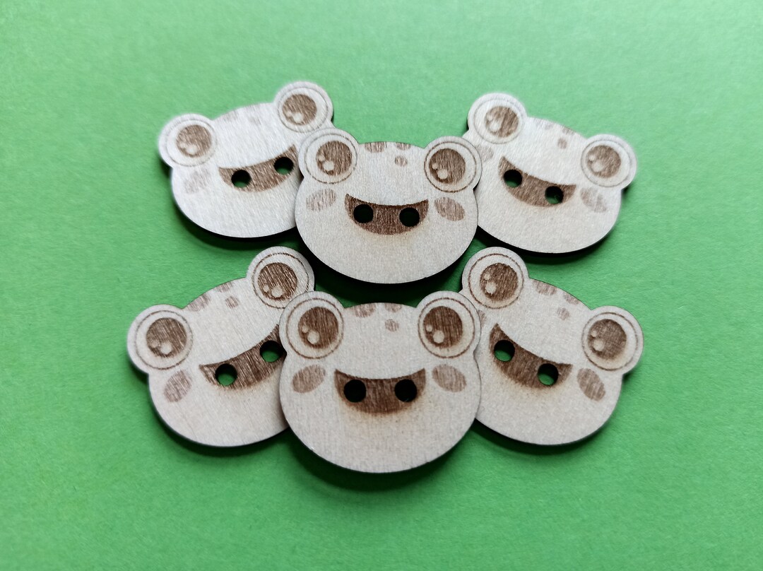 25mm Wooden Engraved Little Frog Buttons Knitters Keepsake Token ...