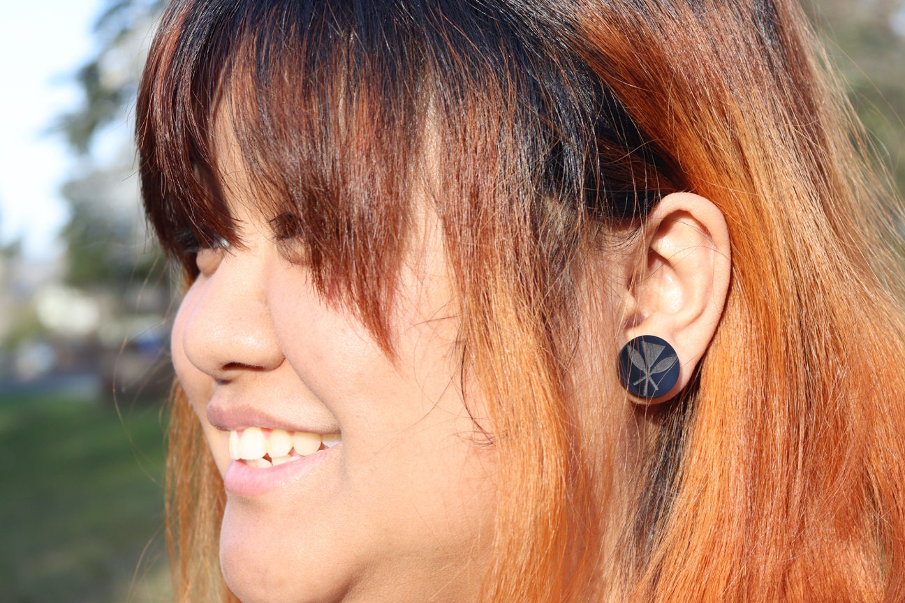 Samoan Fue, To'oto'o, and Tanoa - Black Acrylic Stud Circles