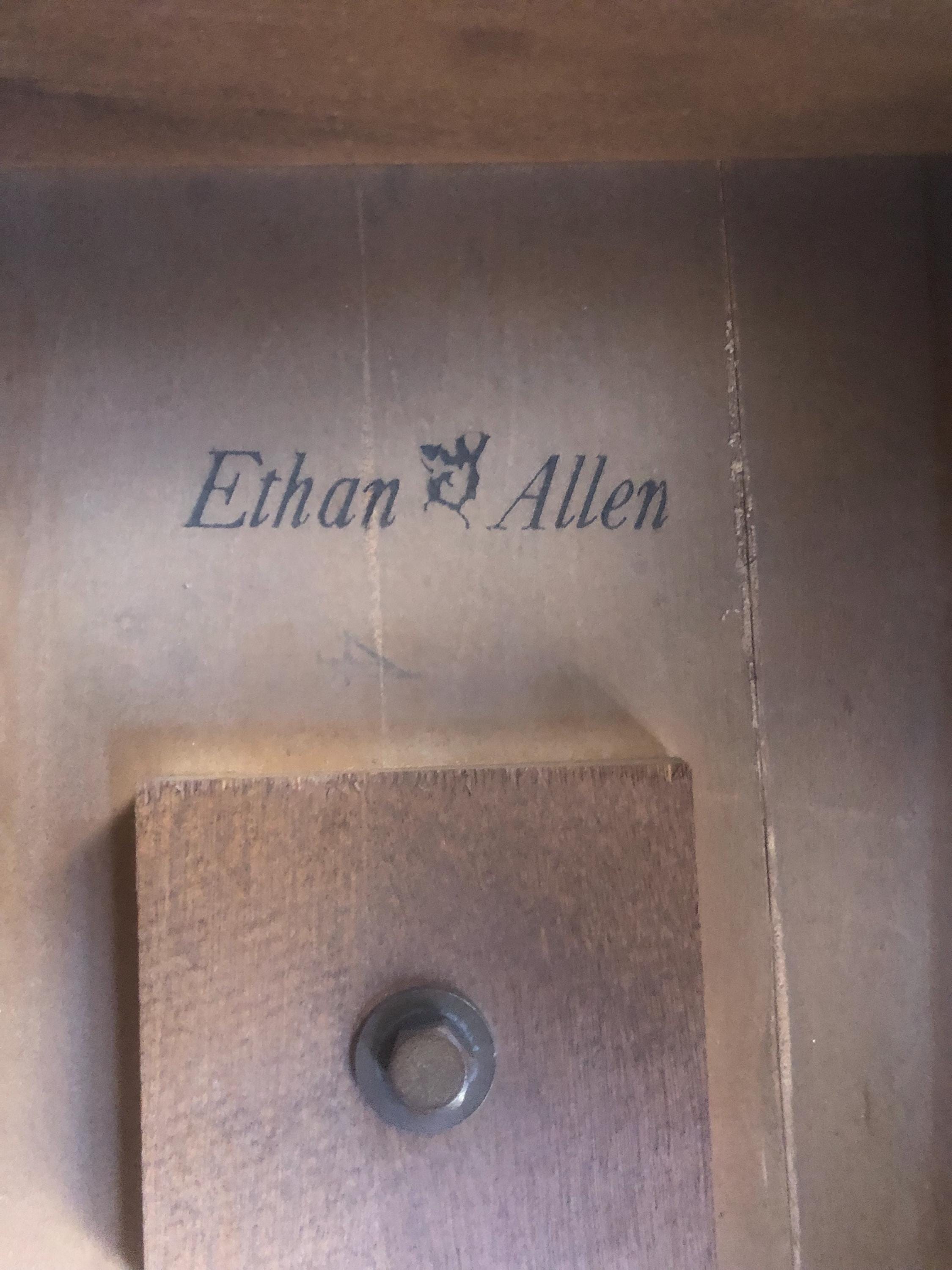 Ethan Allen Heirloom Nutmeg Maple 28” Round Accent Table - Etsy