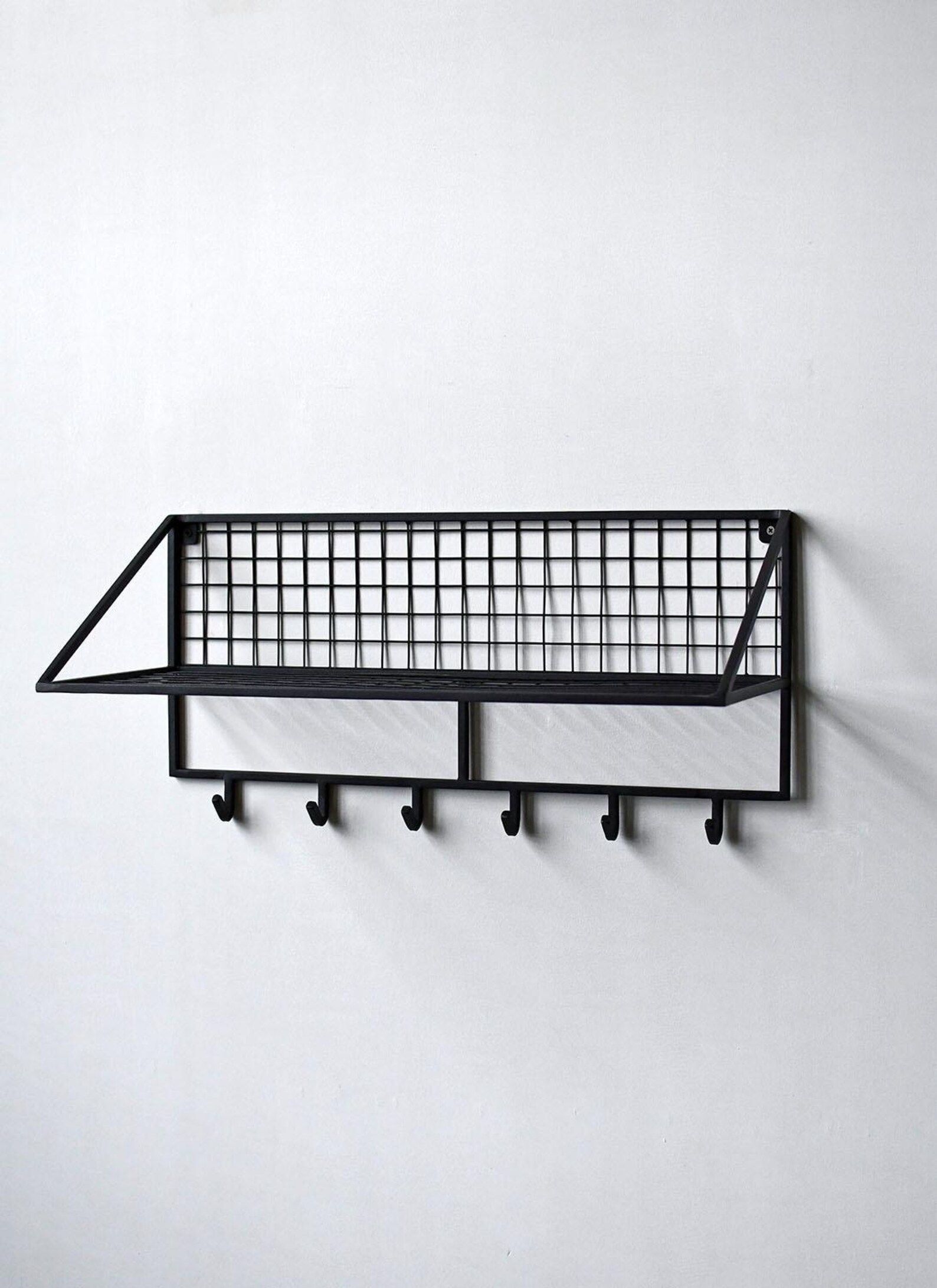 Black Metal Floating Shelves - Industrial Wall Shelving for Modern Home ...