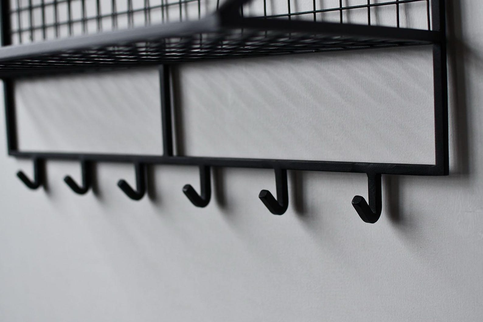 Black Metal Floating Shelves - Industrial Wall Shelving for Modern Home ...