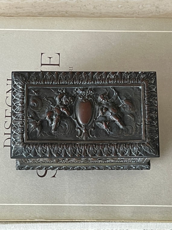 Antique ornate silver plated box - Gem Antique ornate silver plated box - Gem