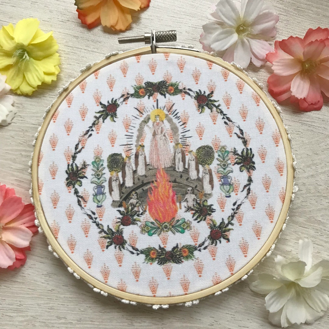 Midsommar the Women Gather Folk Art Fabric Hoop Art - Etsy
