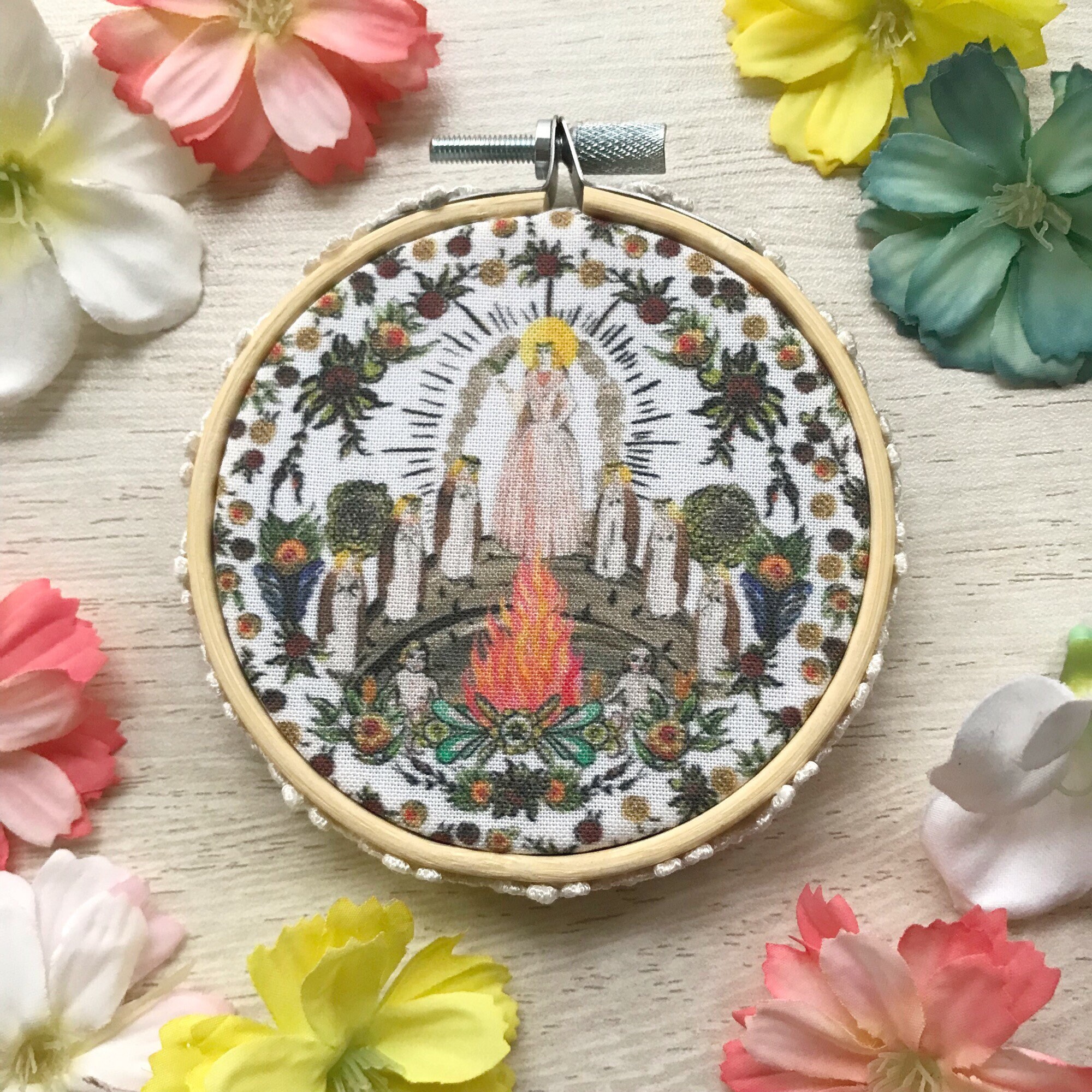 Midsommar the Women Folk Art Fabric Hoop Art - Etsy