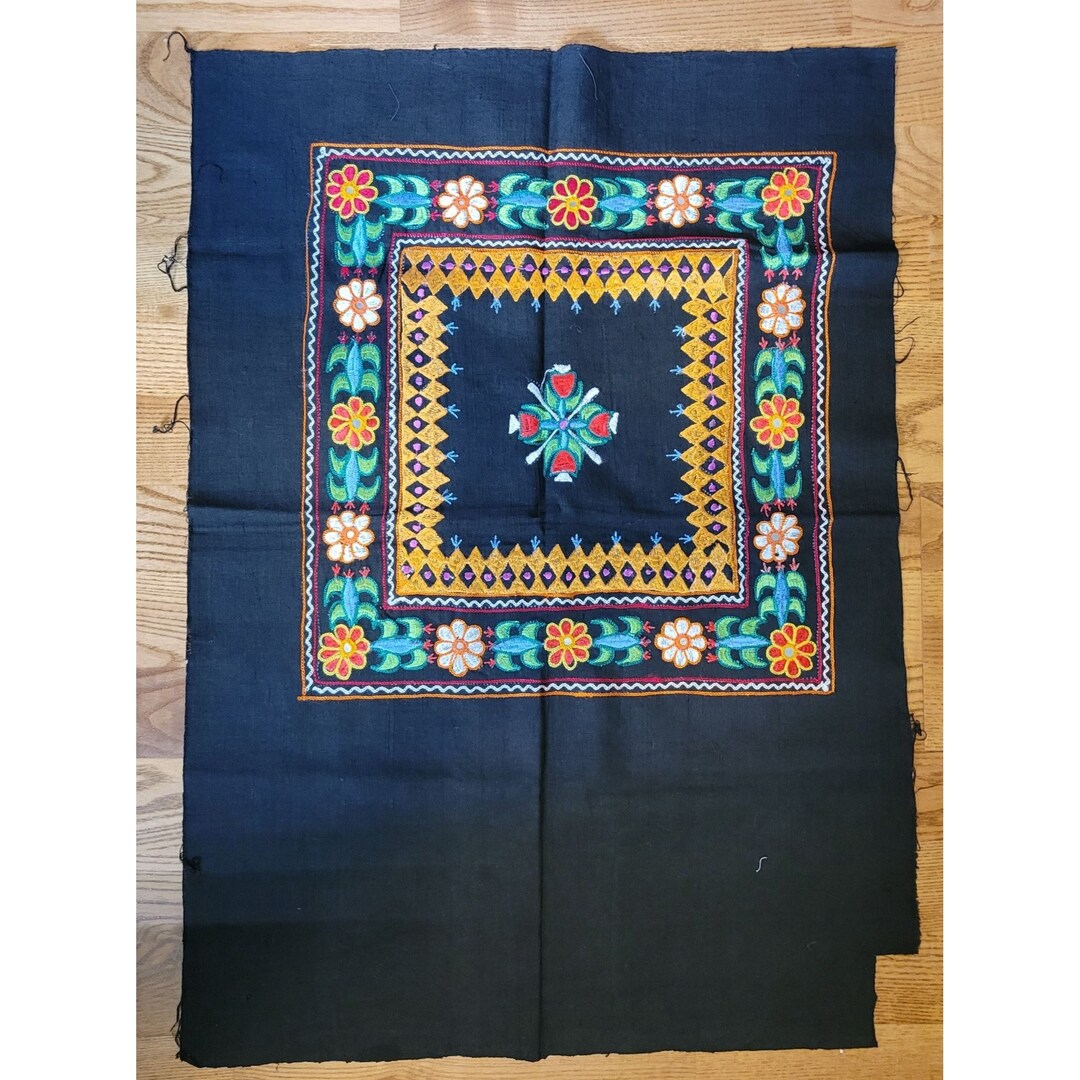 Kutch Embroidery India Flowers Borders Mirrors Unfinished Project Set ...