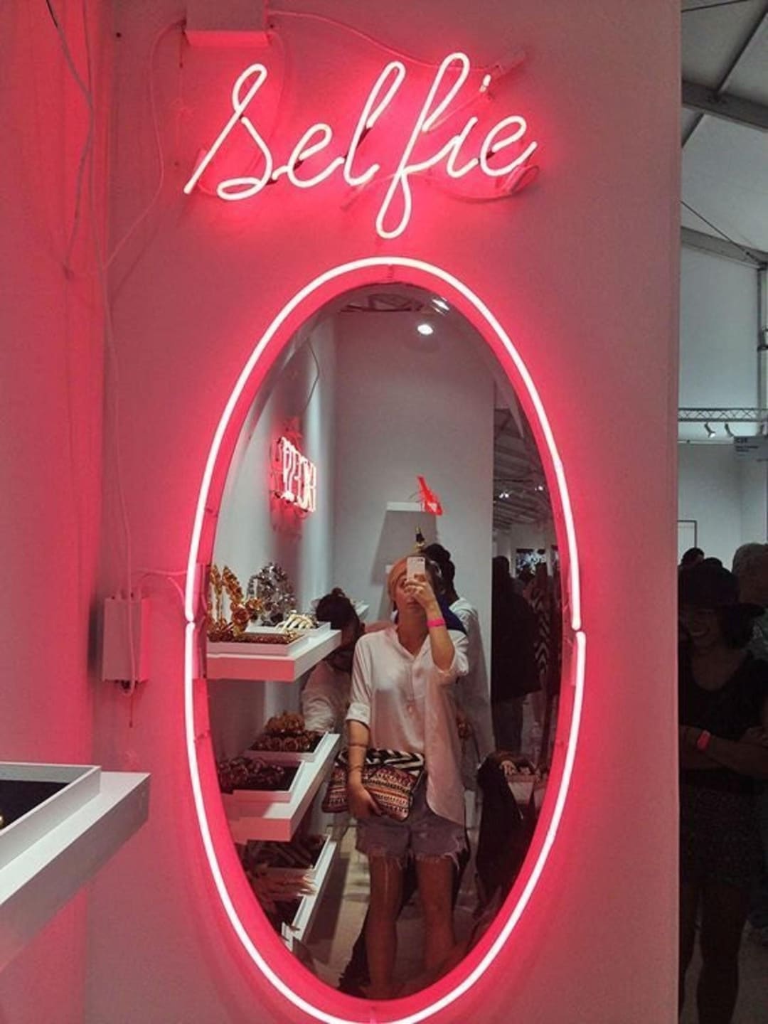 Selfie Mirror Custom Neon Sign Led Mirror Selfie Mirror Wavy Mirror