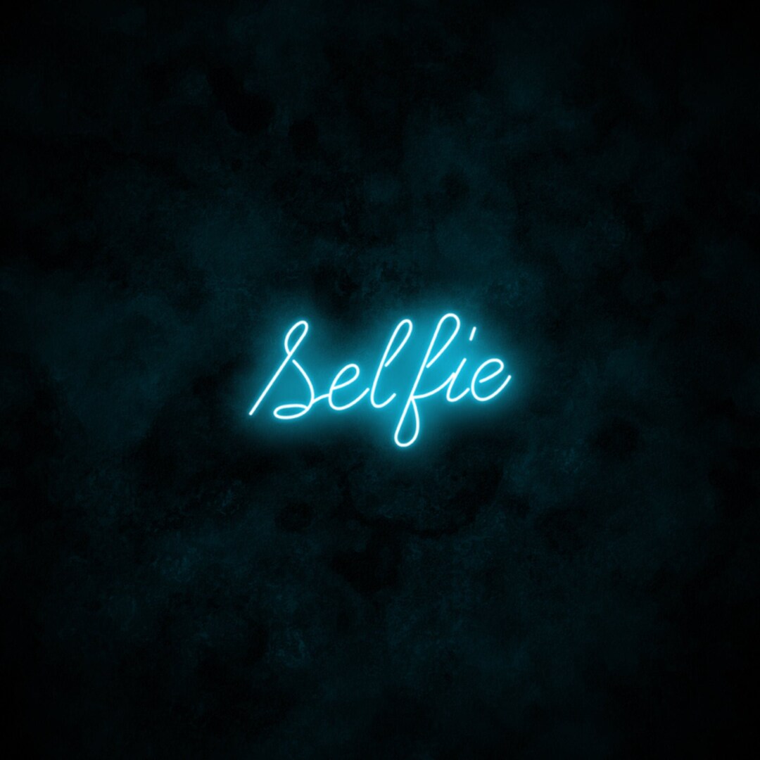 Selfie LED Neon Sign: Wall Decor - Etsy