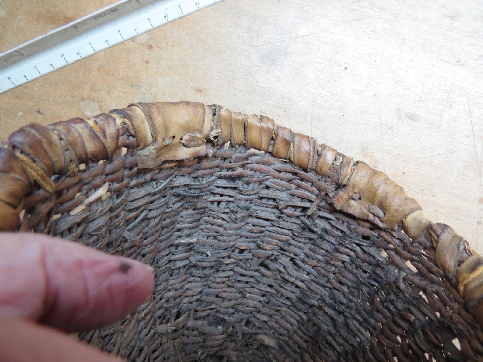 ANTIQUE Native American INDIAN San Carlos APACHE Small Burden Basket ...