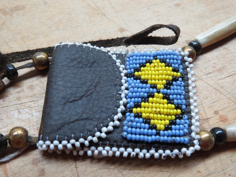 Old Dakota Sioux NATIVE AMERICAN INDIAN Beaded Pouch With Leather Strap ...