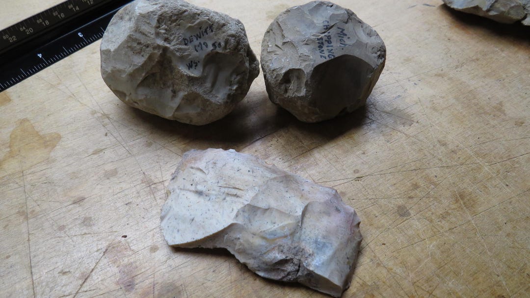 Plains Indians NATIVE AMERICAN INDIAN Stone Artifacts Chipping Stones ...