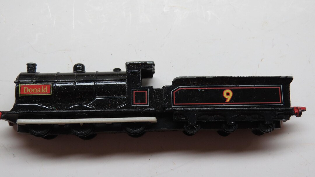 ERTL Train Donald #9 Locomotive Metal Diecast Push Along Train Thomas ...