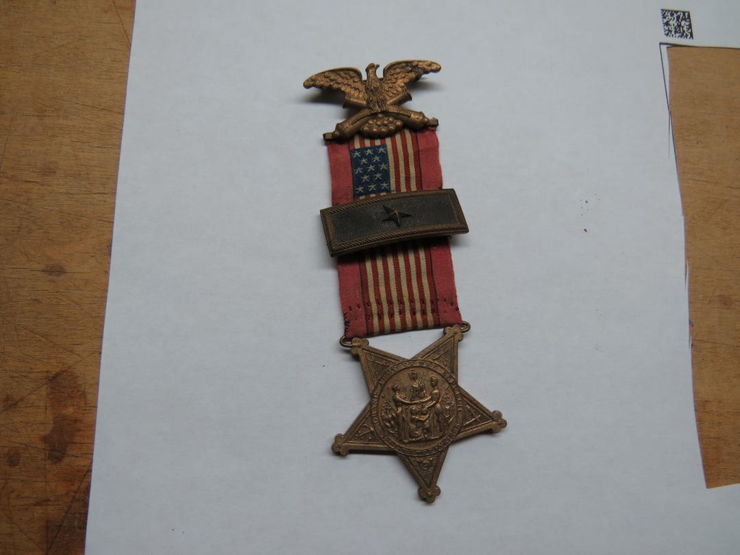 Rare Grand Army of the Republic GAR 1861-1866 Civil War Veteran Badge ...