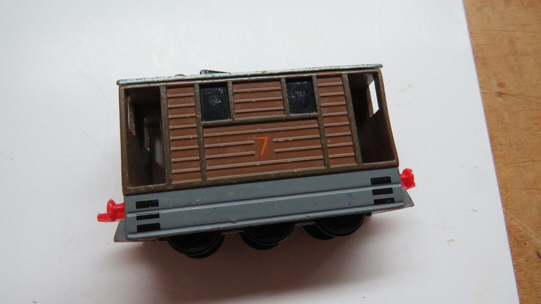 ERTL Train Car 7 Metal Diecast Push Along Train Thomas the Tank Engine ...