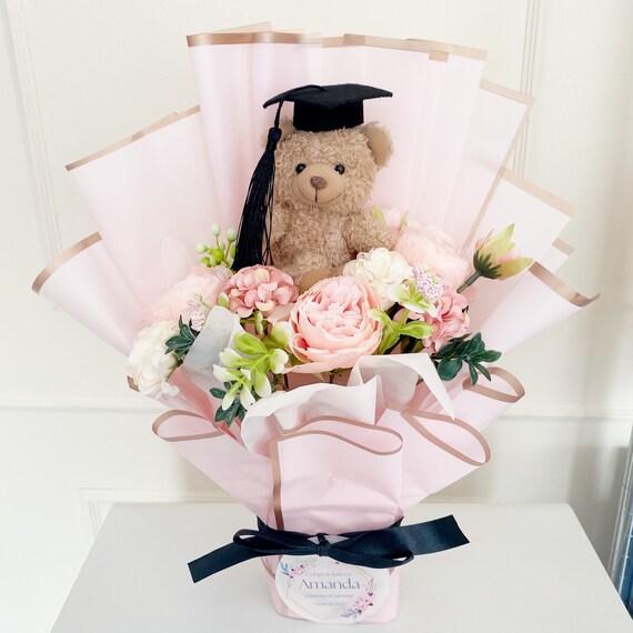 Graduation Flower Presentations Graduation Flowers Bouquet Ideas
