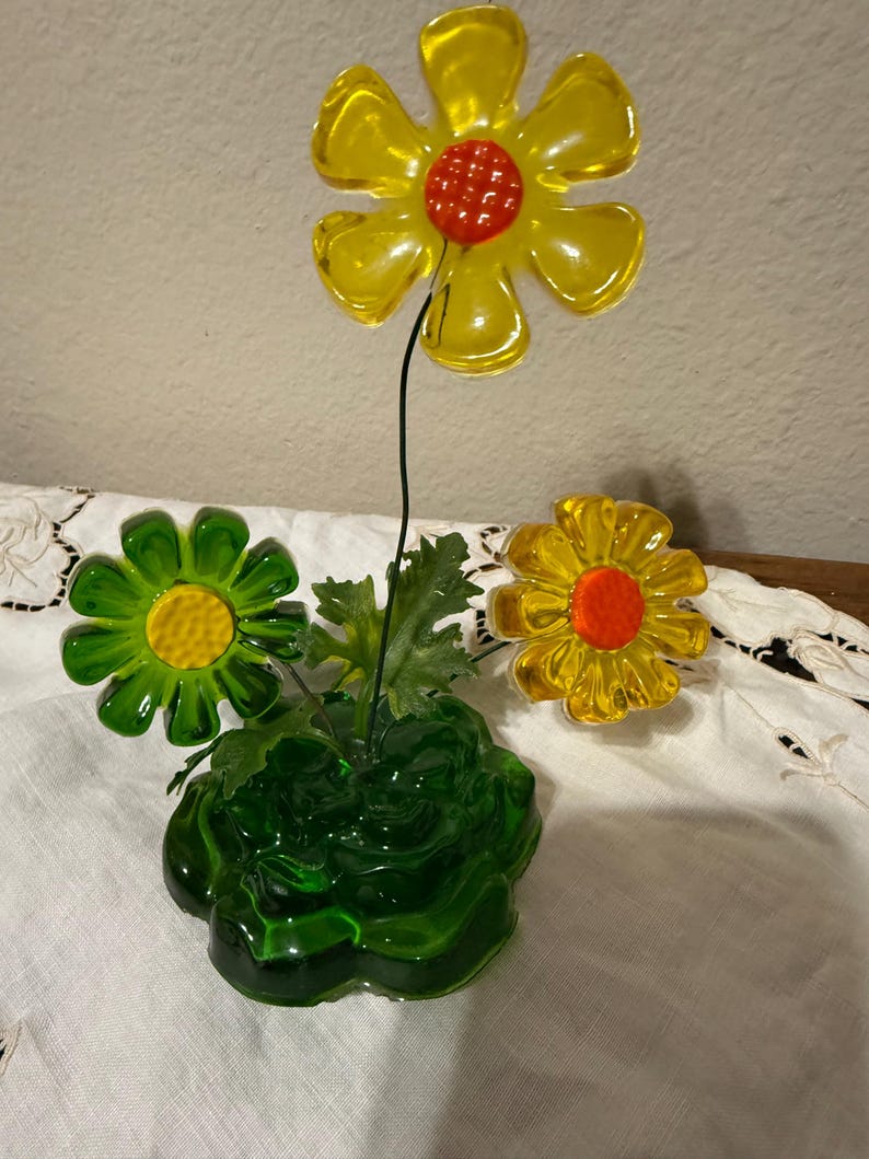 Vintage 1960s Lucite Flower Power Daisy Acrylic Sculpture Figurine With ...