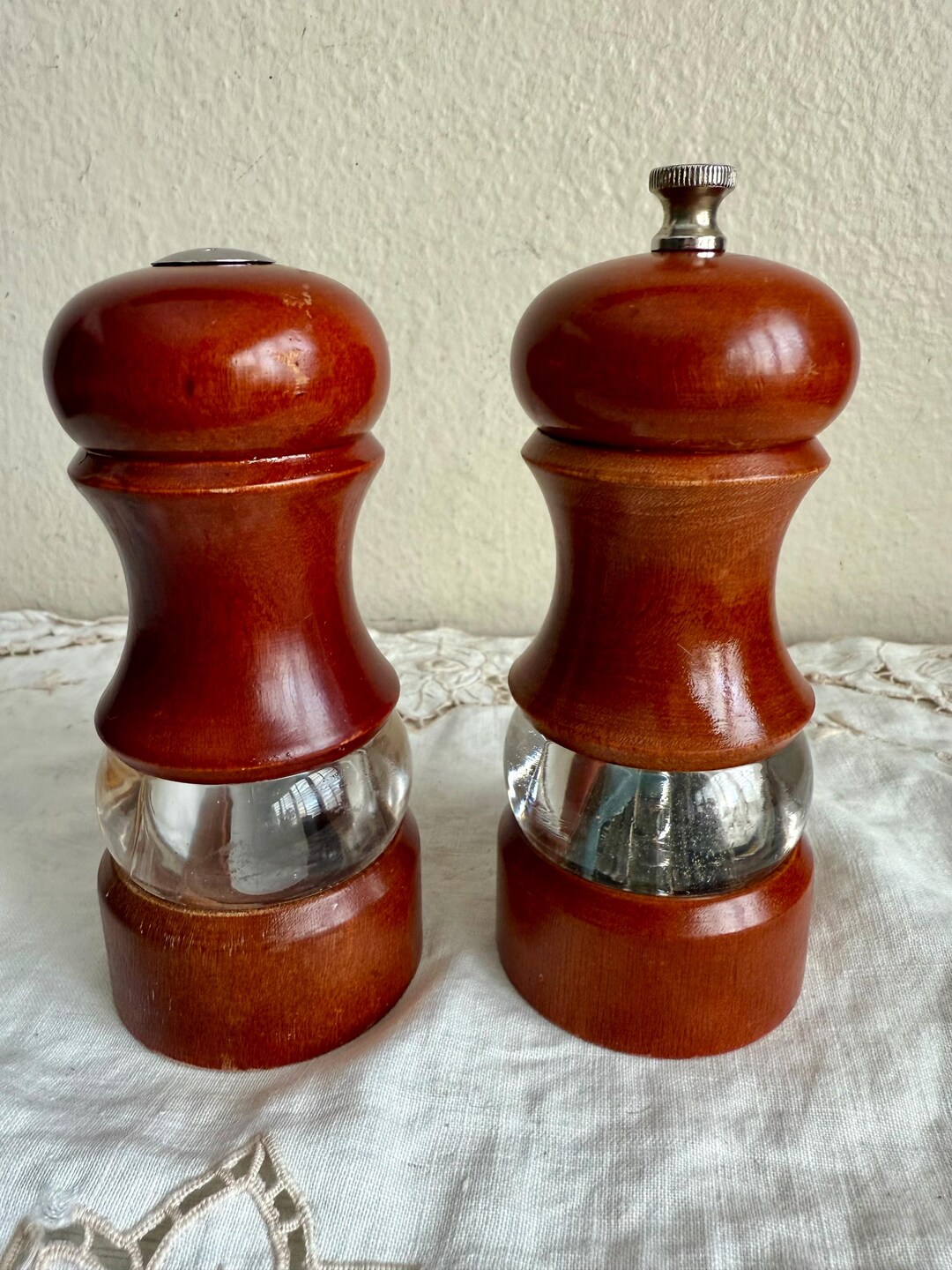 Vintage Olde Thompson Salt and Pepper Mill Maple Wood and Lucite 5.5 ...