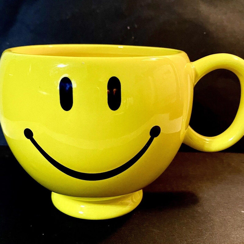 Smiley Face Mug - Etsy