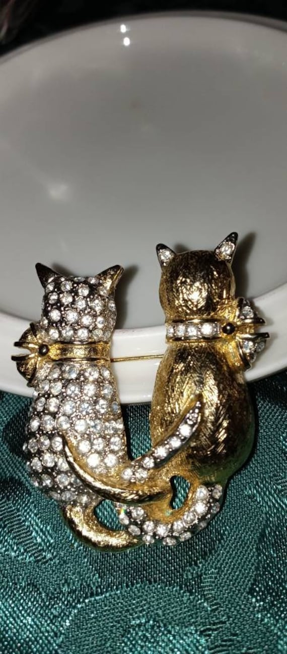 ceramic cat brooch two - Gem