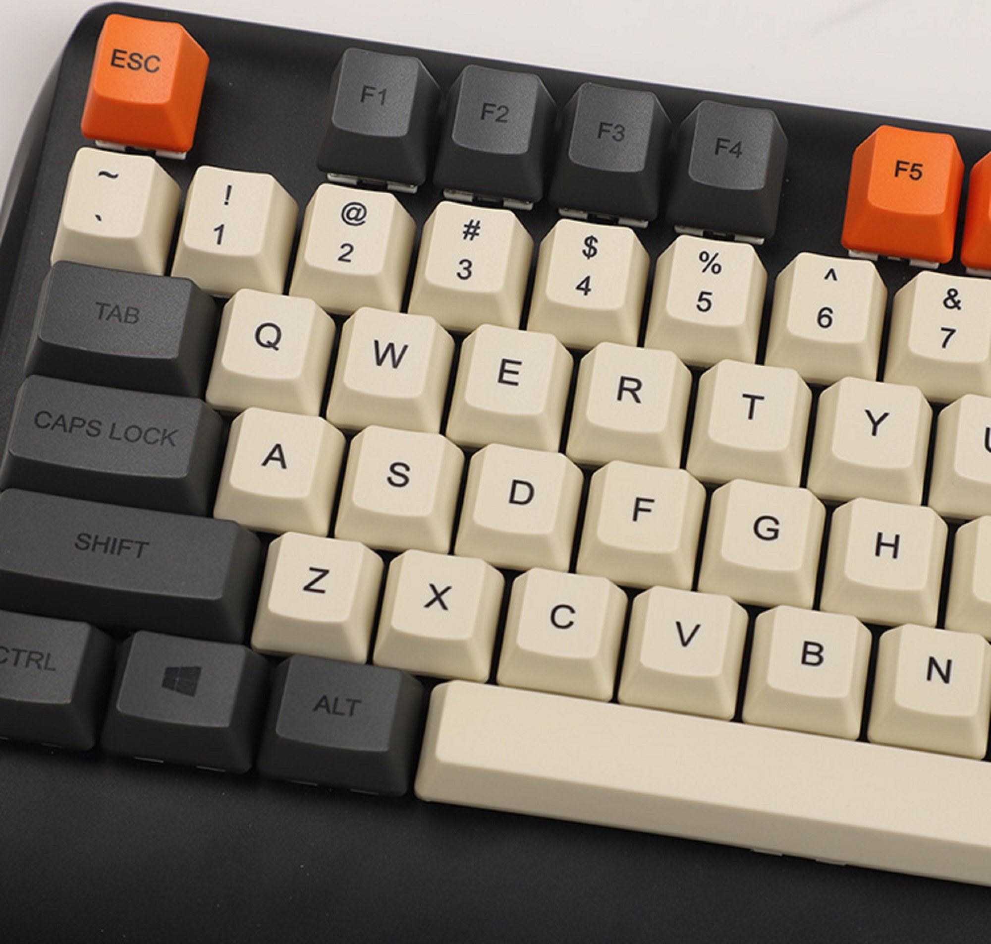 White & Black Keycaps Set OEM Artisan Keycaps Set 87 104 108 | Etsy