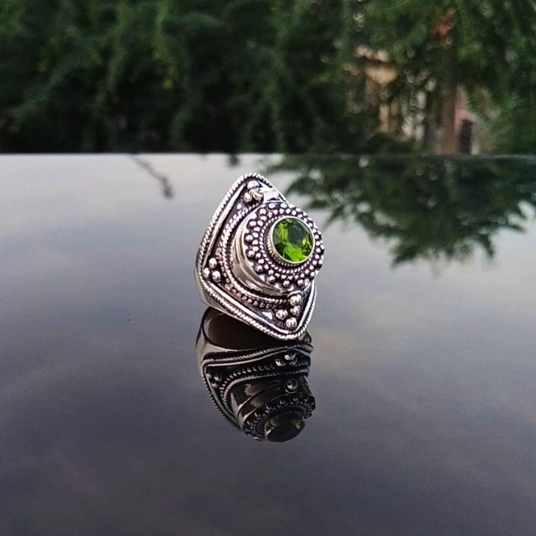 Peridot Sterling Silver Pill Box Ring: Secret Locket Ring - Etsy