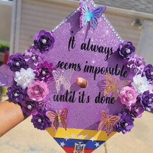 Graduation Cap Topper / Graduation Cap / Grads Cap / Class of 2022 ...