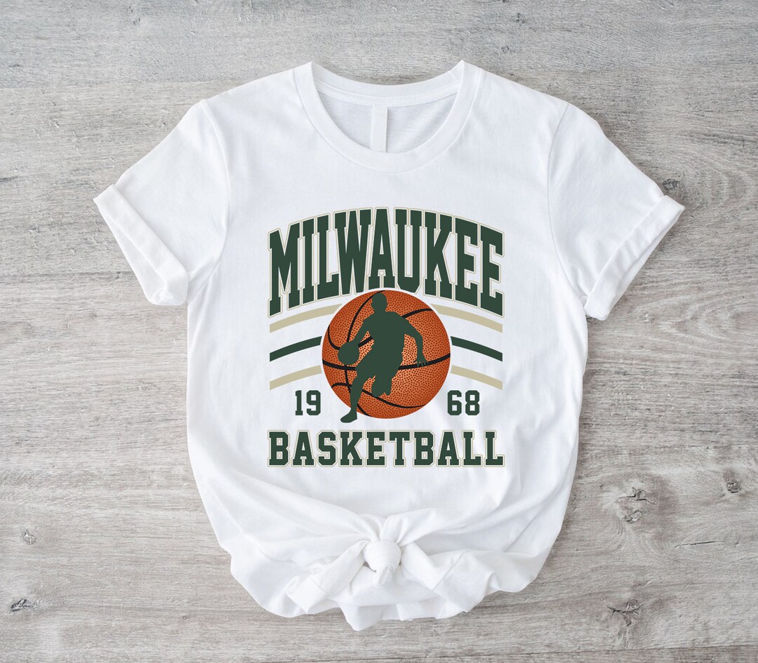 Milwaukee Buck Vintage Milwaukee Buck Sweatshirt T-shirt - Etsy