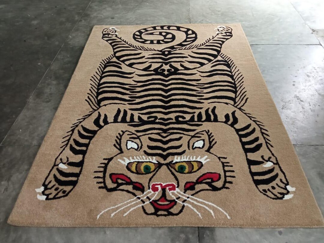 Buy New Designed Leopard Hand Tufted Carpet 100% Woolen Rug Online in ...