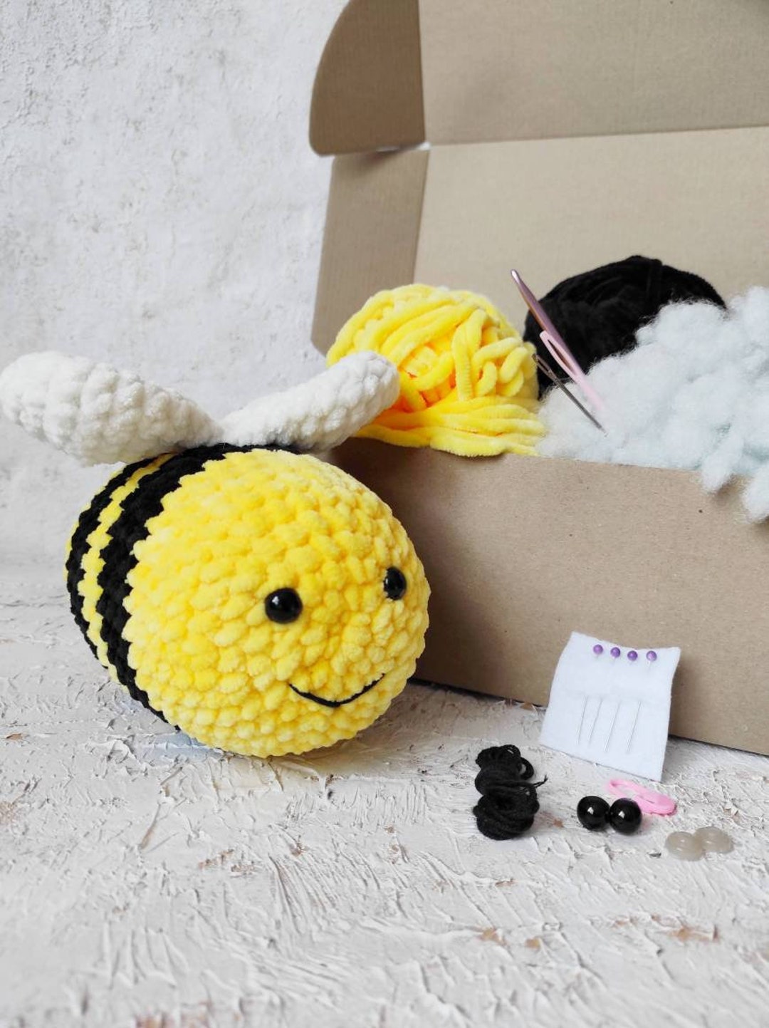 Bee Crochet Kit - Beginner Crochet Patterns Amigurumi Bee - Plush ...