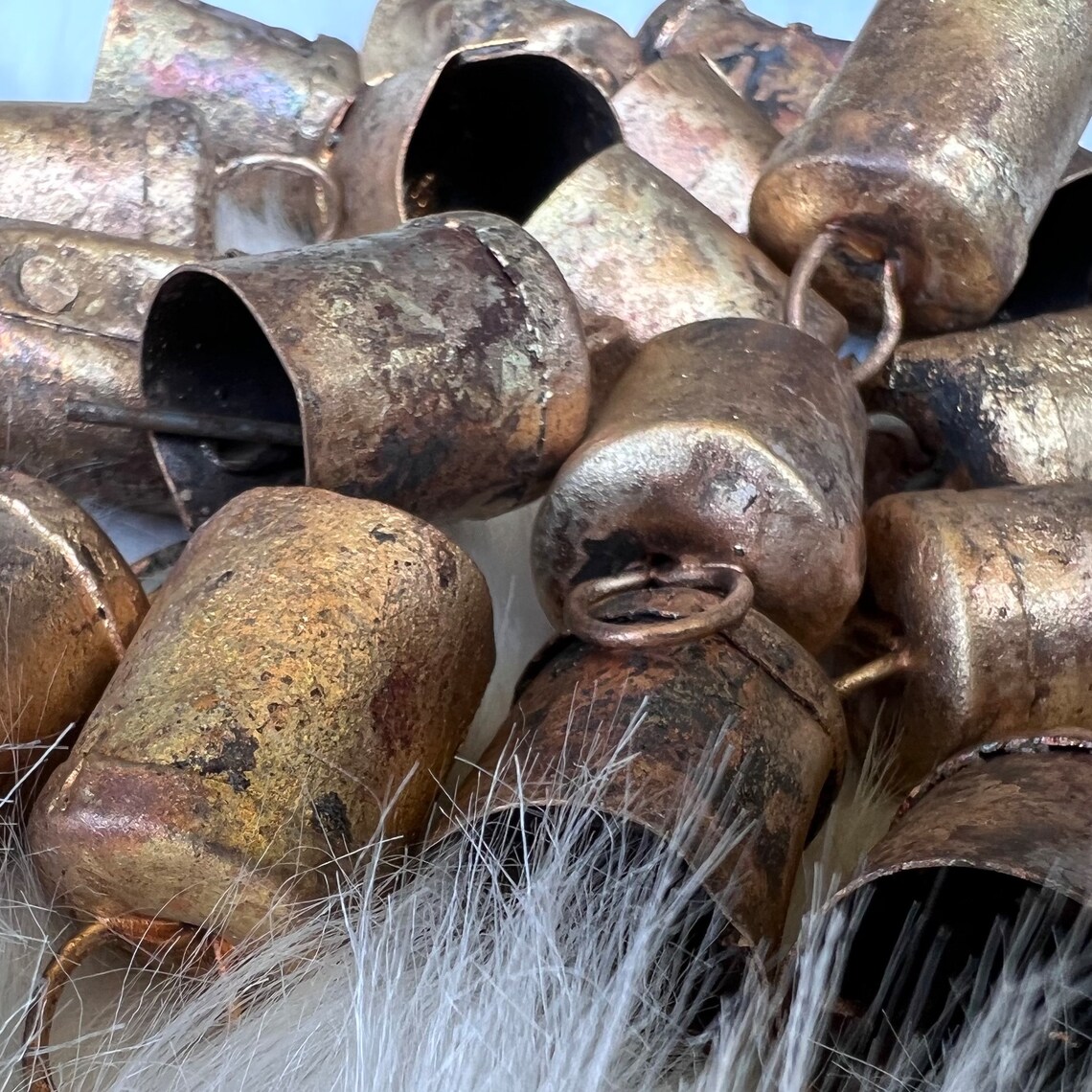 20 Old World Fantasy Bells/costume Bells/fairy Bells/farmhouse - Etsy