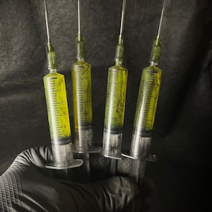 5ml Distressed FX Syringes Black Light Reactive Pack of 5 Movie Prop ...
