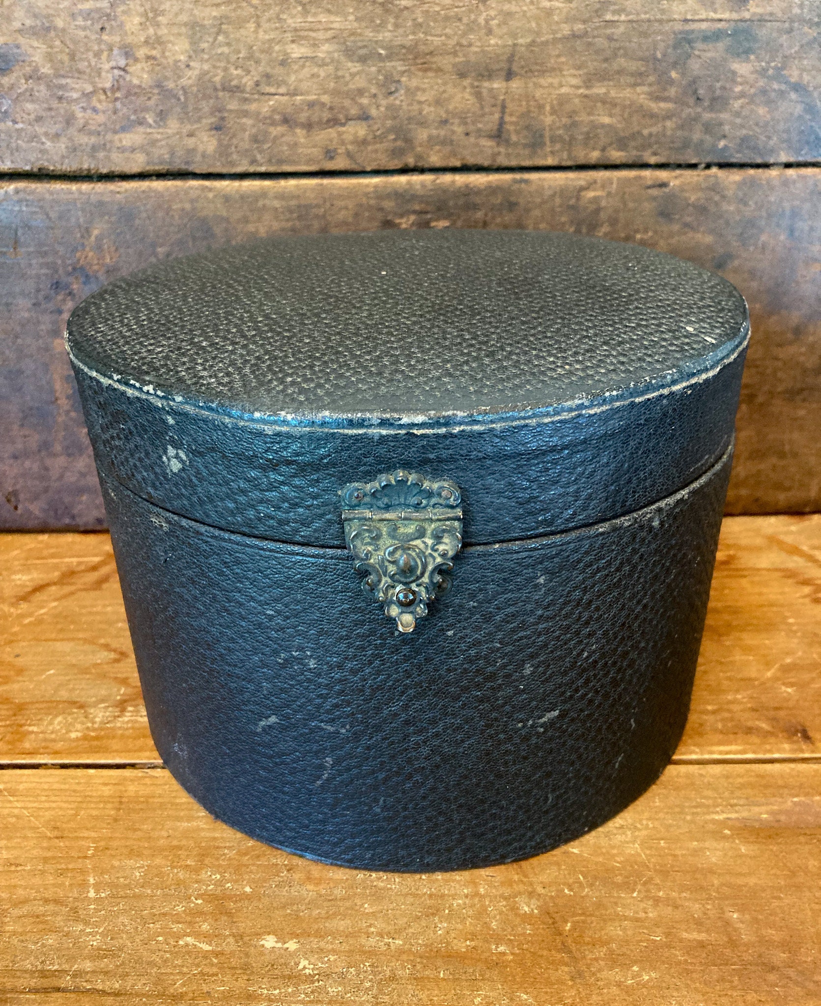 Victorian Era Leather Collar Box With Collars and New Old Stock in ...