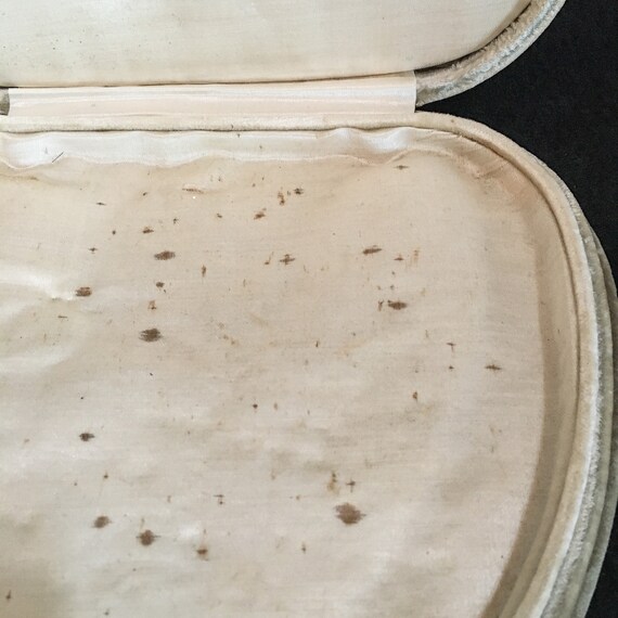 1920’s Velvet and Silk Jewelry Box, Presentation Box,… - Gem