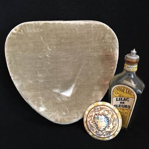 1920’s Velvet and Silk Jewelry Box, Presentation Box,… - Gem