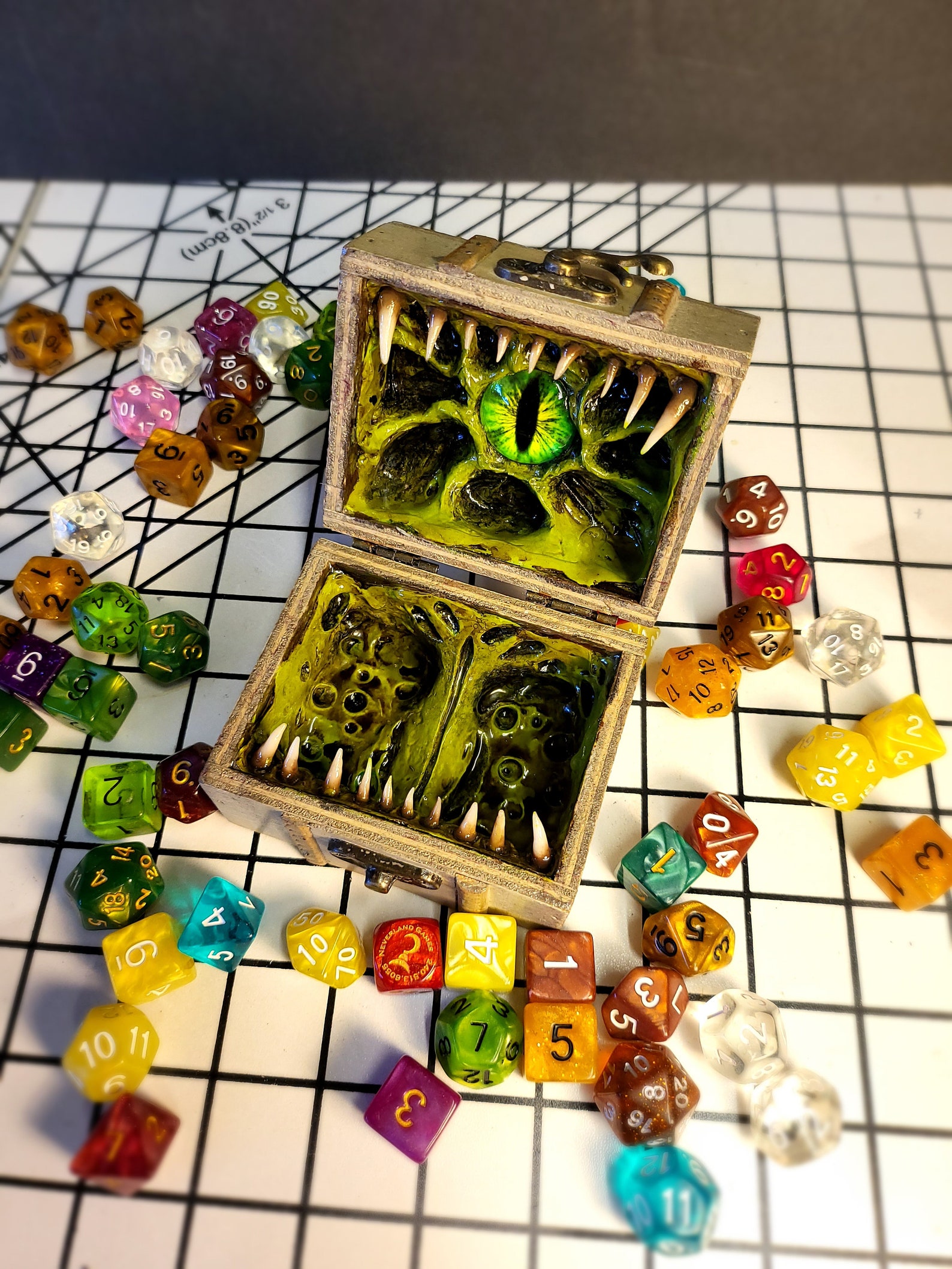 Uvula Style Mimic Small White Mimic Dice Box - Etsy