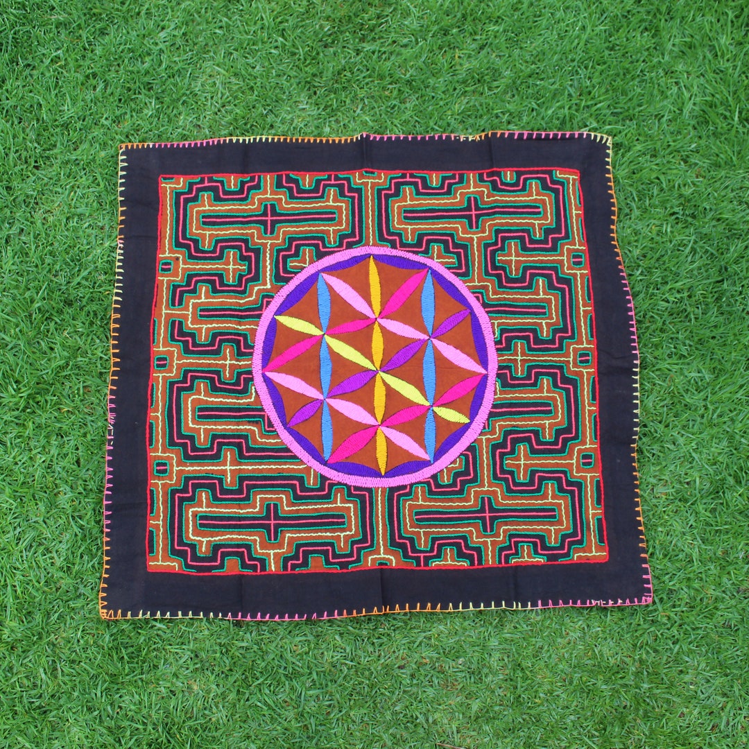 Shipibo Altar Cloth Made by Shipibo Female Shaman 71 Cm X 67 Cm Shipibo ...