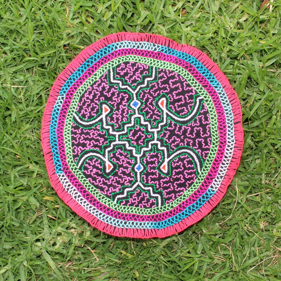 Shipibo Altar Cloth Made by Shipibo Female Shaman 23.5 Cm in Diameter ...