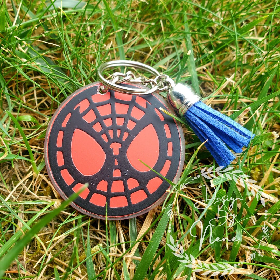 Superhero Keychains Spiderman Deadpool Hulk Hawkeye Black Widow Iron ...