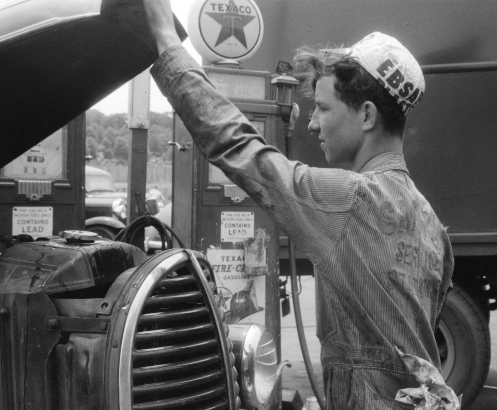 1940 Texaco Attendant at Work 300gsm, High Quality Professional ...
