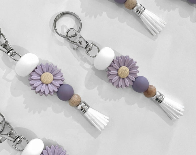 Personalised Keychain / Daisy Beaded Keychain / Flower Beaded Keychain ...