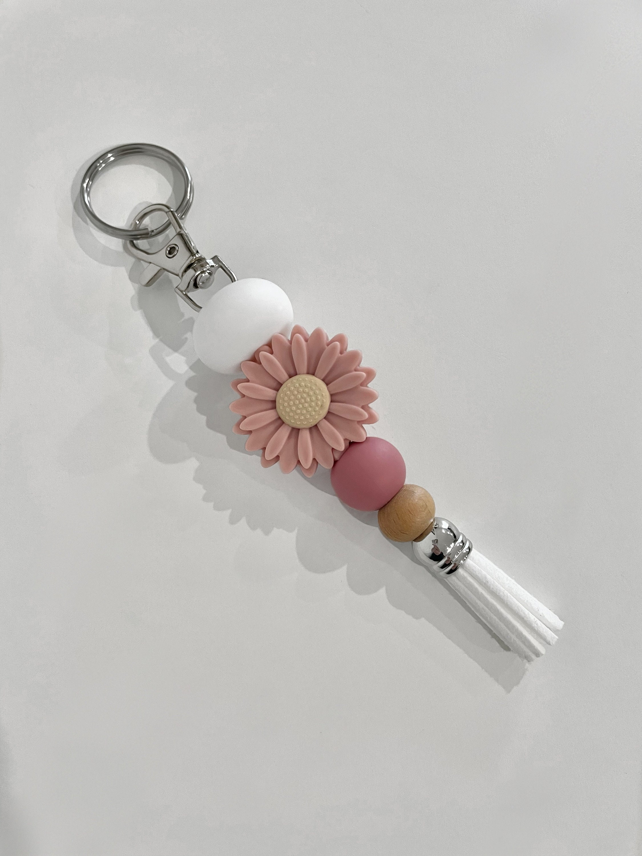 Personalised Keychain / Daisy Beaded Keychain / Flower Beaded Keychain ...