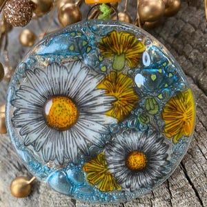 Daisy Christmas Tree Decoration Ornament - Art Glass Light Catcher ...