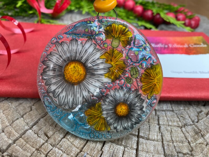 Daisy Christmas Tree Decoration Ornament - Art Glass Light Catcher ...