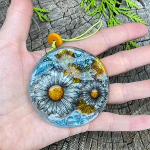 Daisy Christmas Tree Decoration Ornament - Art Glass Light Catcher ...