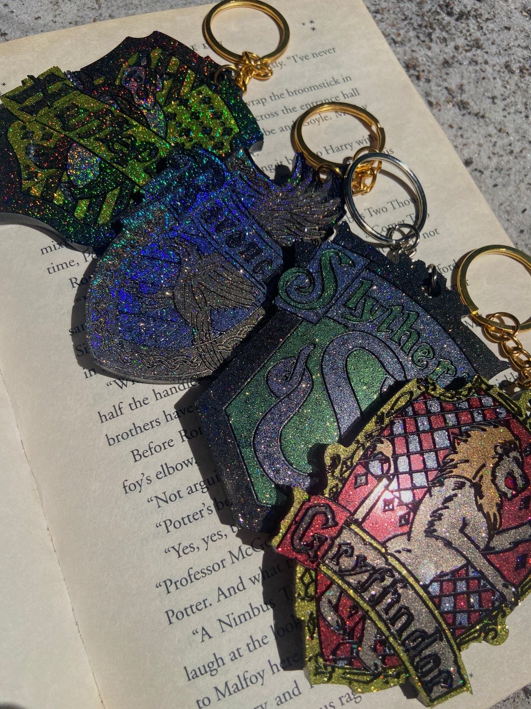 Harry Potter Hogwarts House Keychain - Etsy
