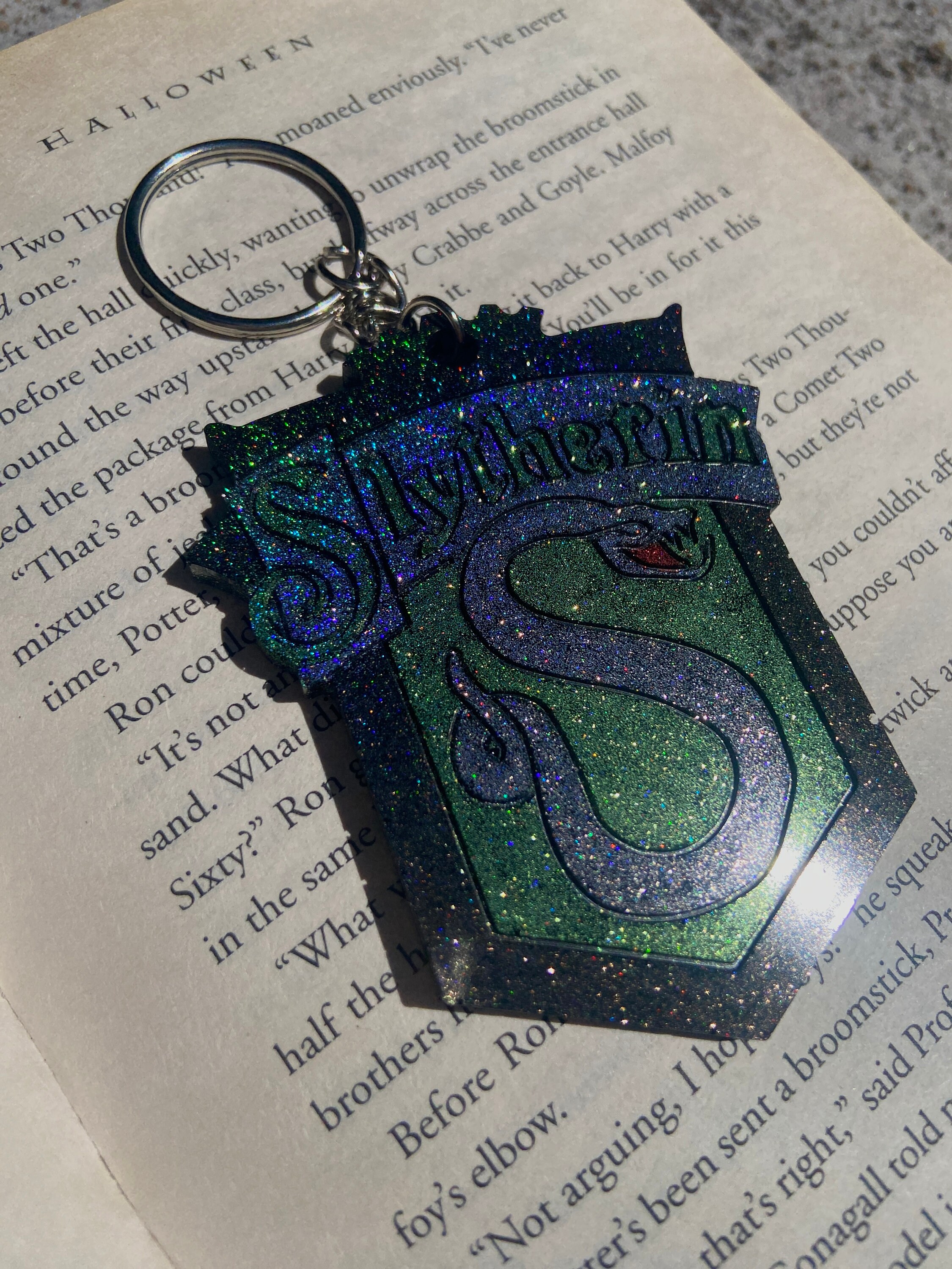 Harry Potter Hogwarts House Keychain - Etsy